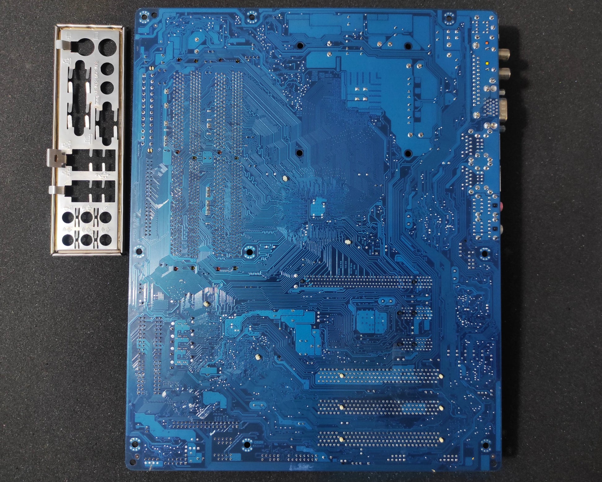 Gigabyte GA-8I915P Duo Pro Socket 775 ATX Motherboard DDR PCIe x16 ...